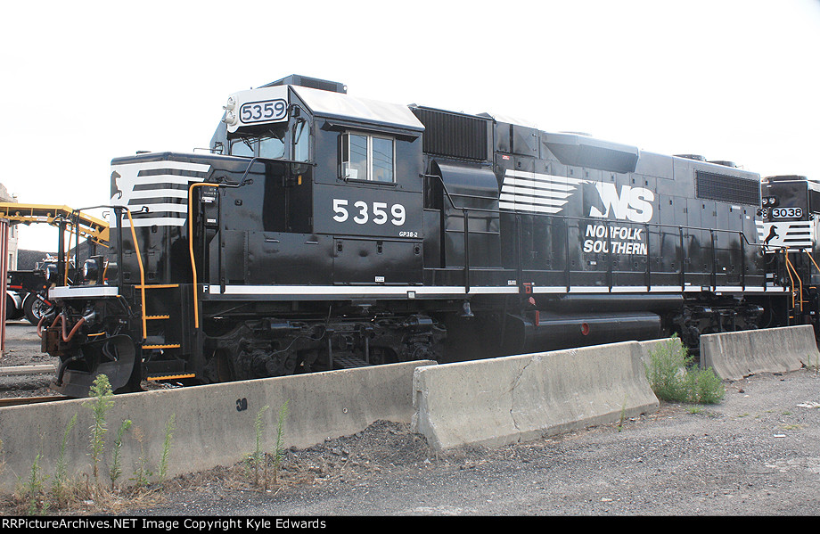 NS GP38-2 #5359